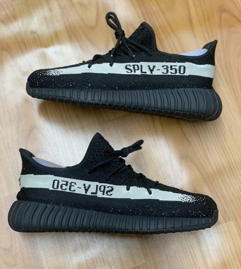 Sh Store - Yeezy boost oreo - Meu catálogo fácil!